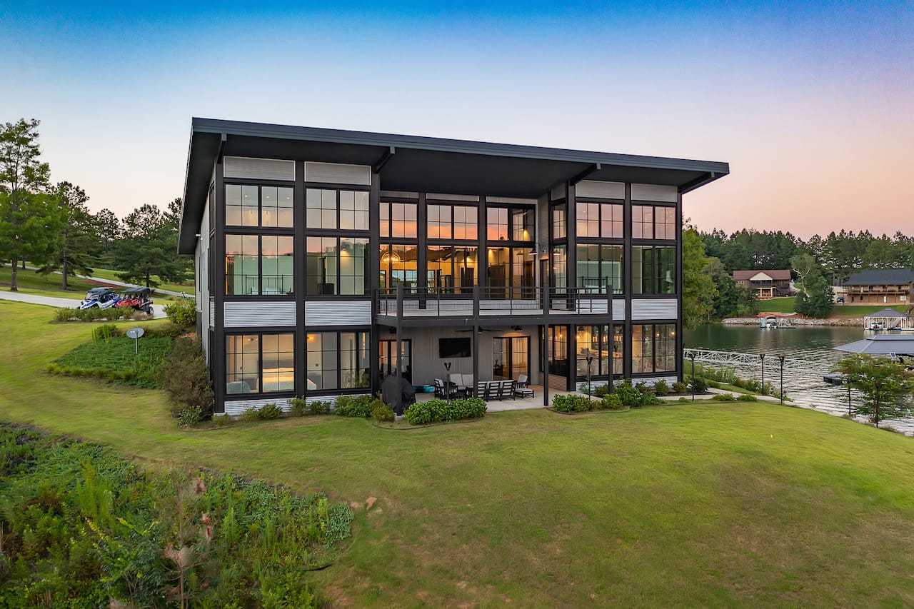 Thomas Lake House - Studio C Architecture