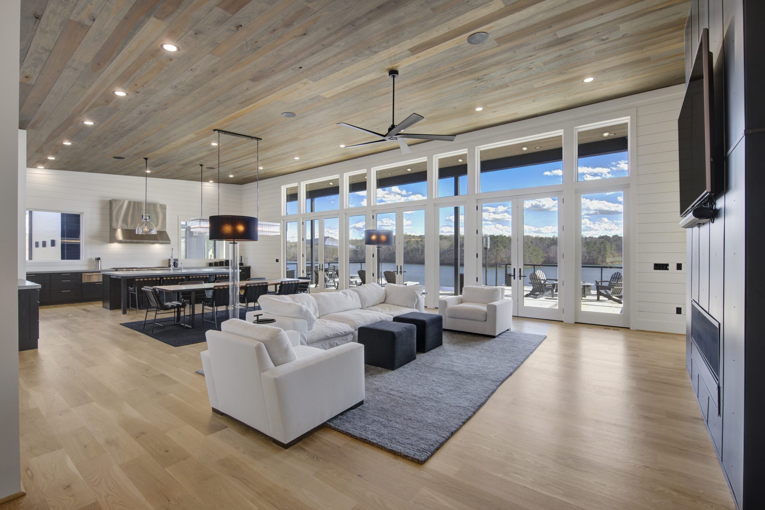 Lake House Architecture - Studio C Architecture